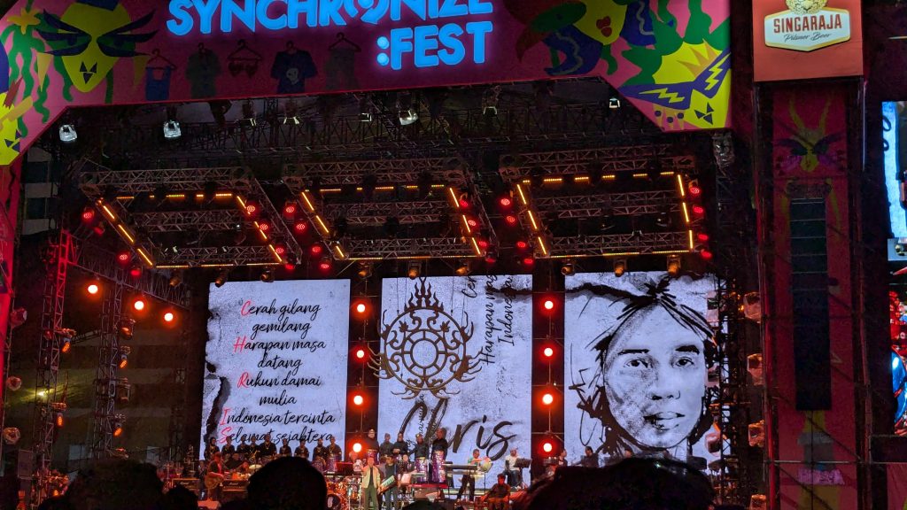 Saling Silang Synchronize Fest: Musik Tak Semata Perkara Bunyi - Serunai.co