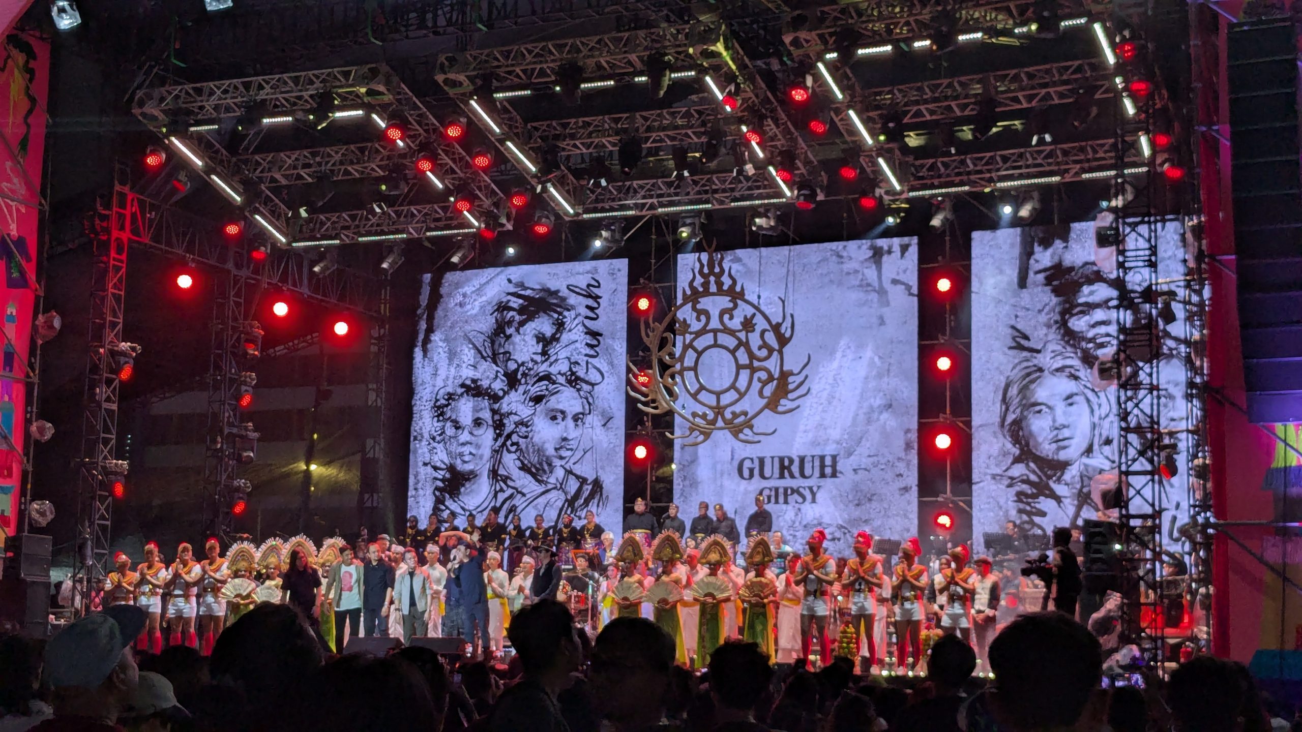 Saling Silang Synchronize Fest: Musik Tak Semata Perkara Bunyi - Serunai.co